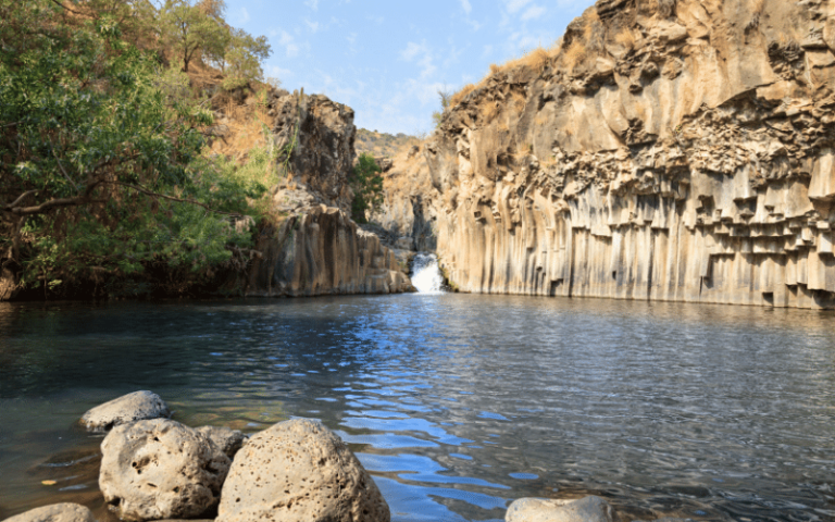 10 impresionantes paisajes con columnas de basalto - Planeta Fascinante